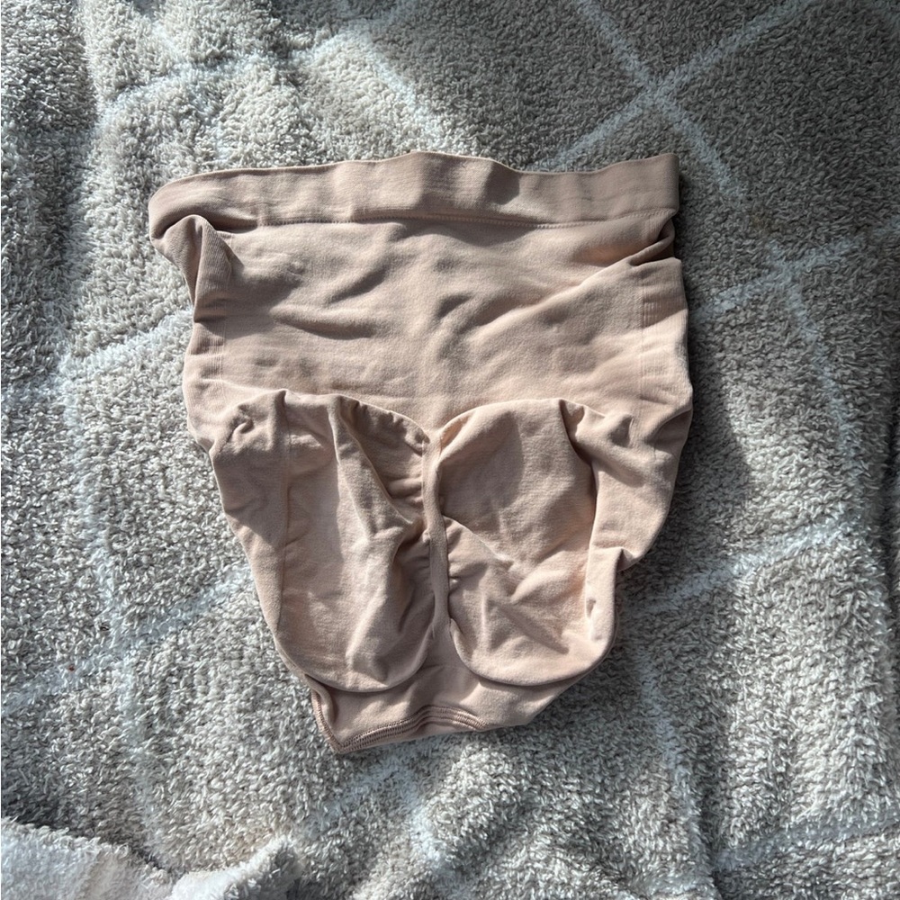 New In Box Skims Sculpting Mid Waist Brief L/Xl - Gem